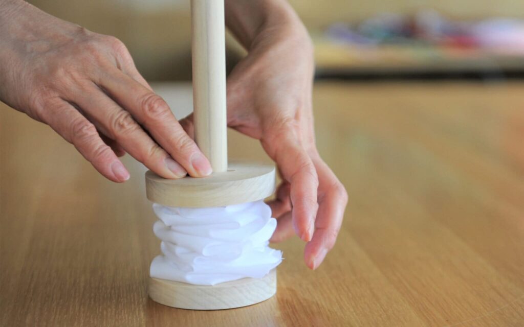 Miyako zome Murakumo Tie-dye tool/ Thin pole-wrapped coral reef shibori ...